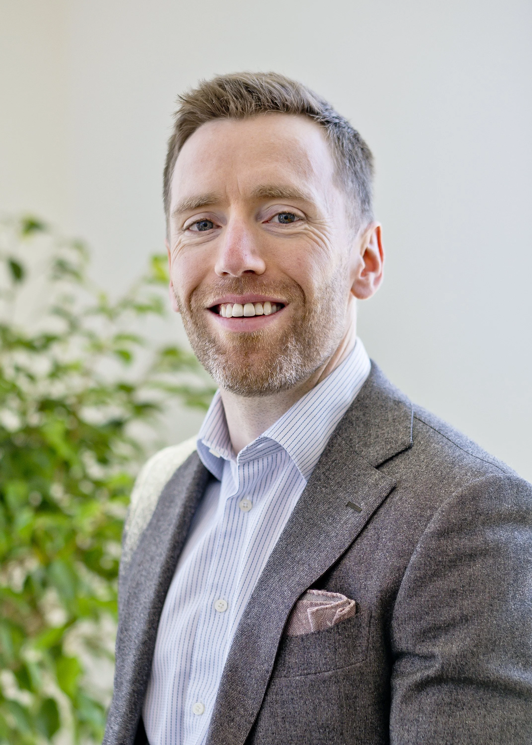 A Team Of Specialized Growth Marketers And Analysts — Outshine ...