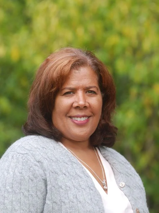 Biography — Linda Carter