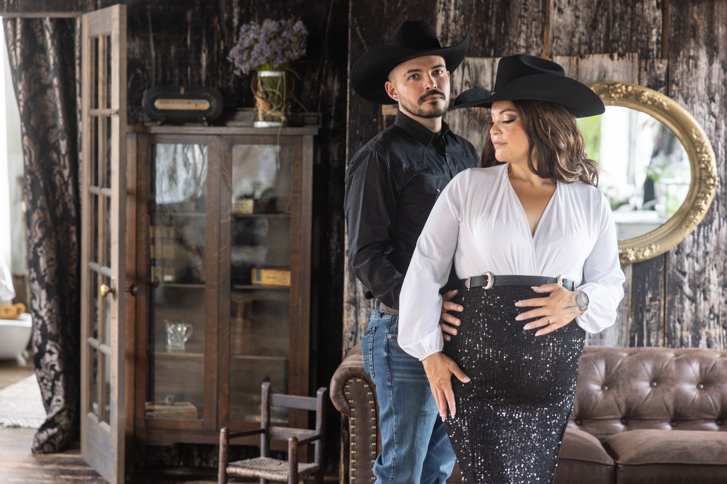 Capturing Motherhood: The Perfect Blend of Cowboy Rustic Style and Milk Bath Maternity Photos