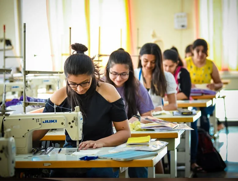 BACHELOR OF FASHION TECHNOLOGY (B.F TECH) — Architecture & Design ...