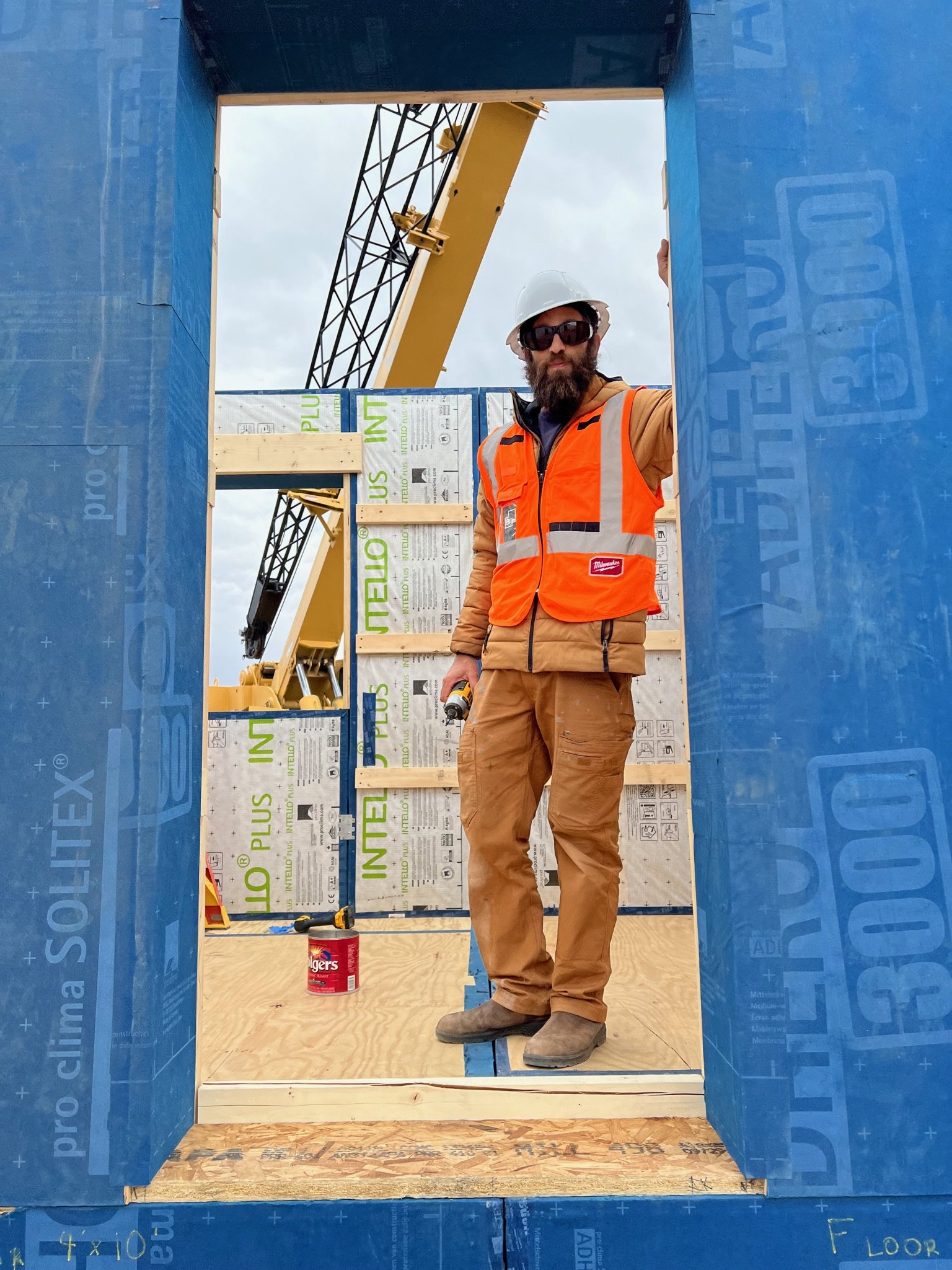 - Builders — B.Public Prefab