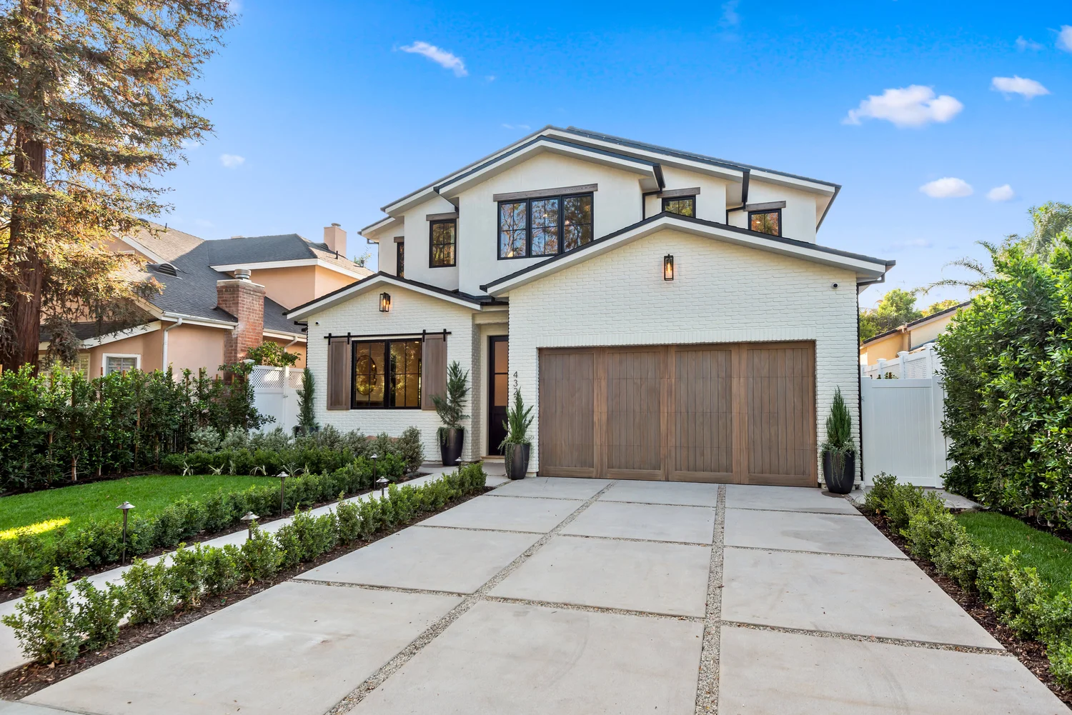 Saint Clair — Born Homes