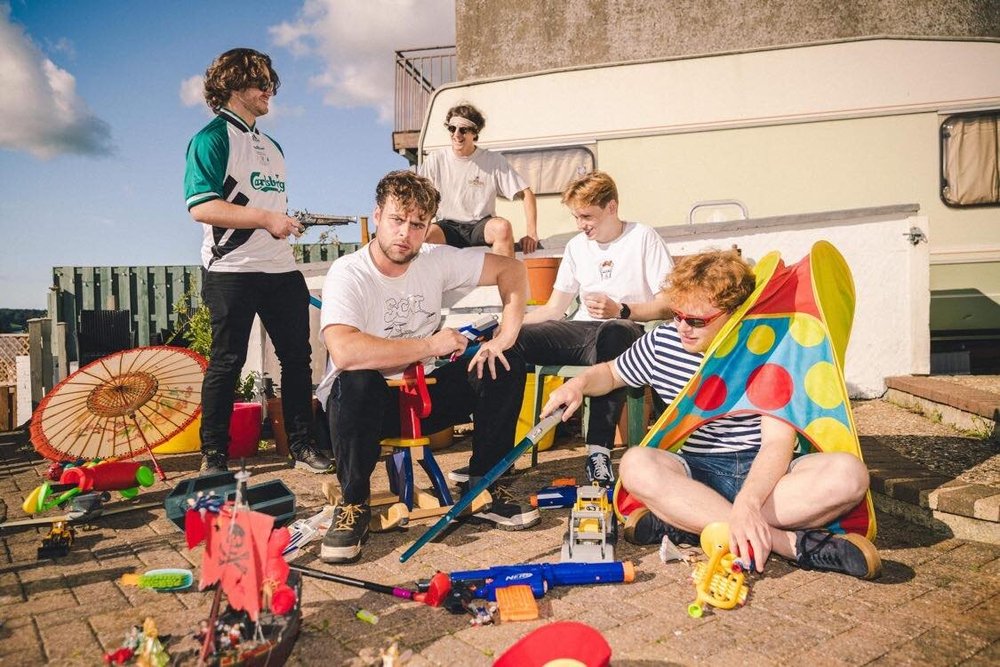 KIM HON — Postcards from the Underground