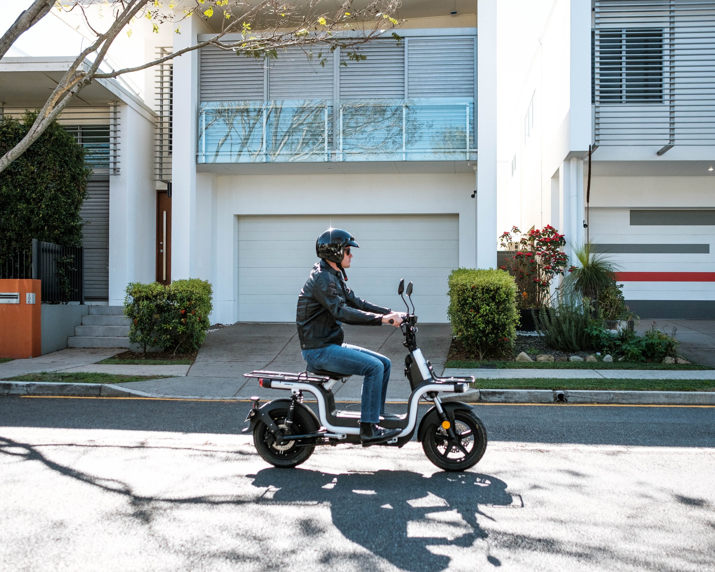 BENZINA ZERO — Electric Mopeds & Scooters