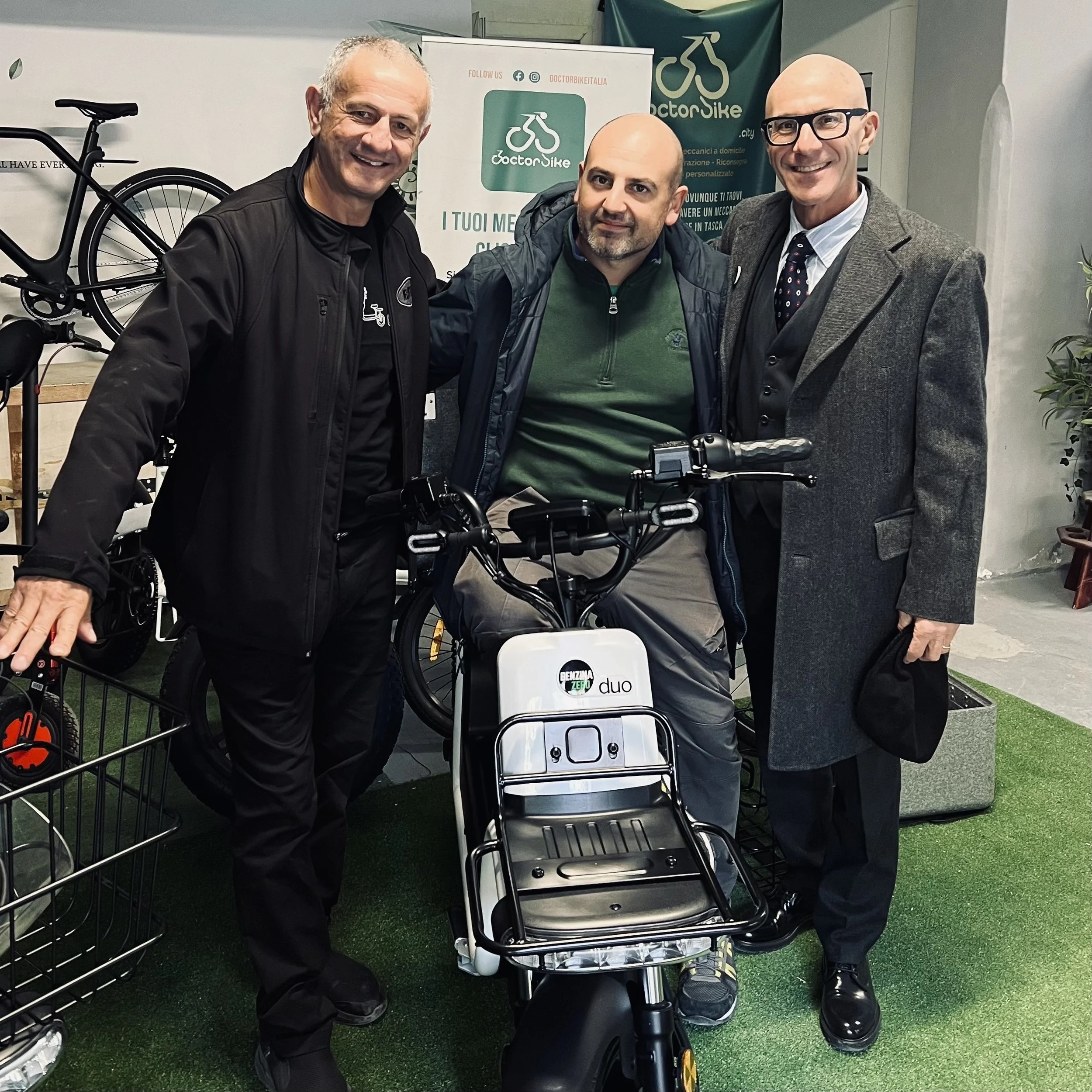 BENZINA ZERO — Electric Mopeds & Scooters