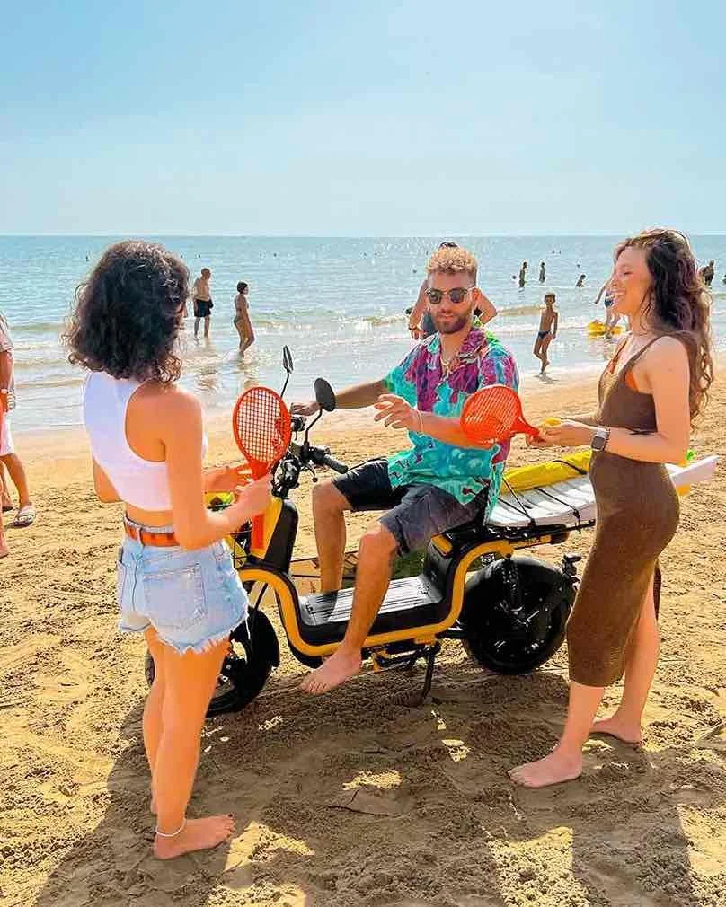 Duo: Electric Scooter Built for Hyper Utility