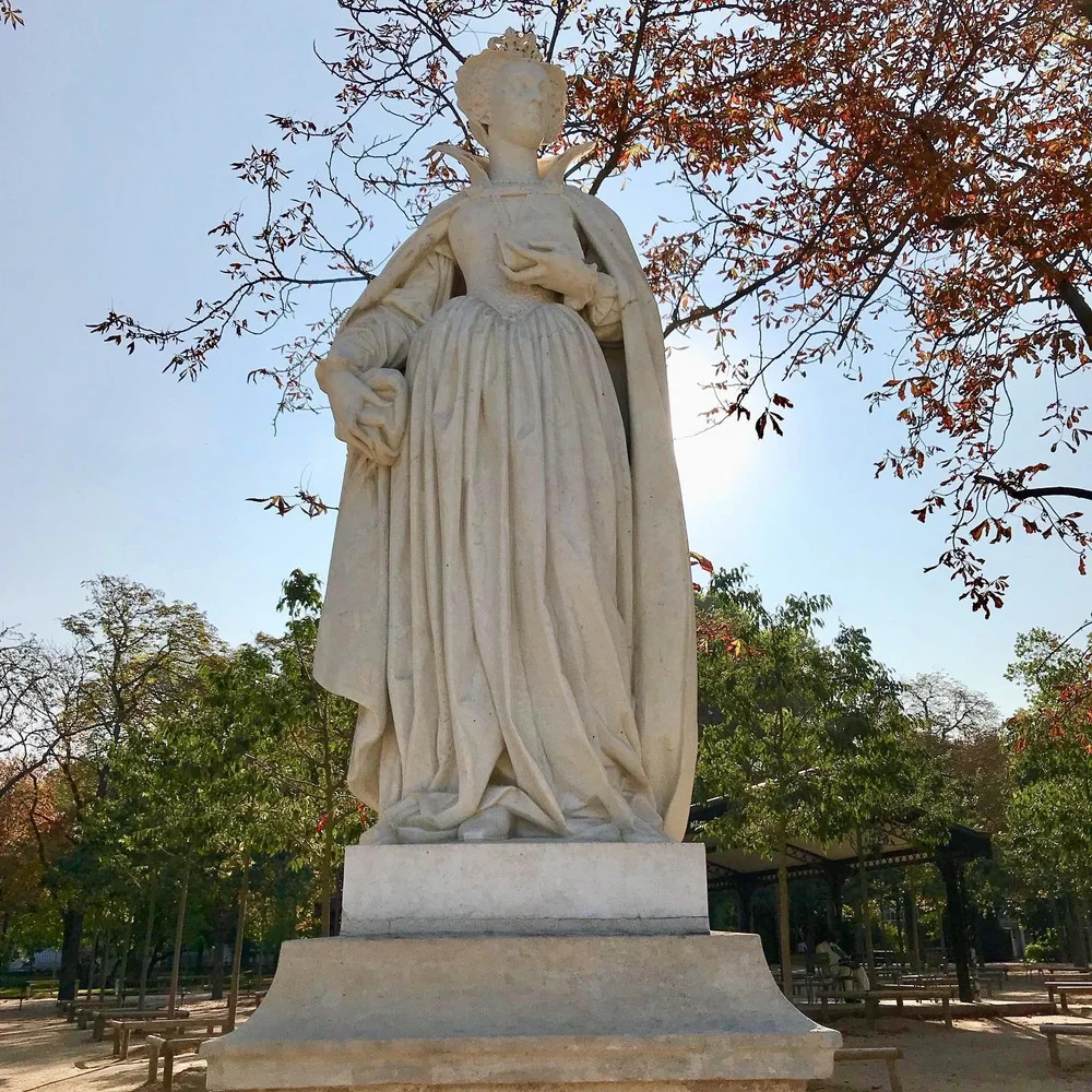 Luxembourg Gardens - Queens’ Statues — Parisology