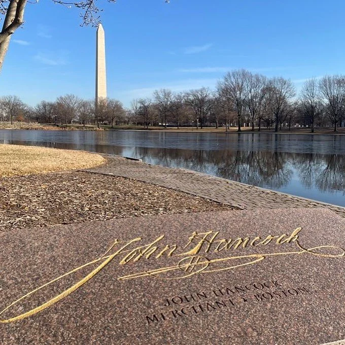 Signers of Declaration of Independance Monument — Parisology