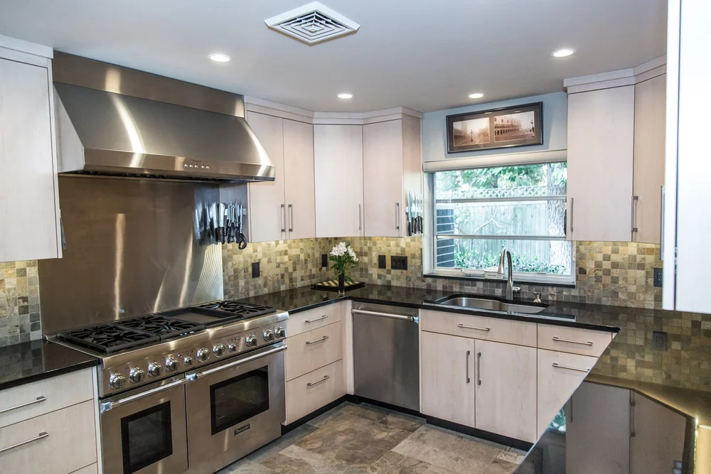 Kitchen with Custom Banquette in Virginia Beach — Benson Homes