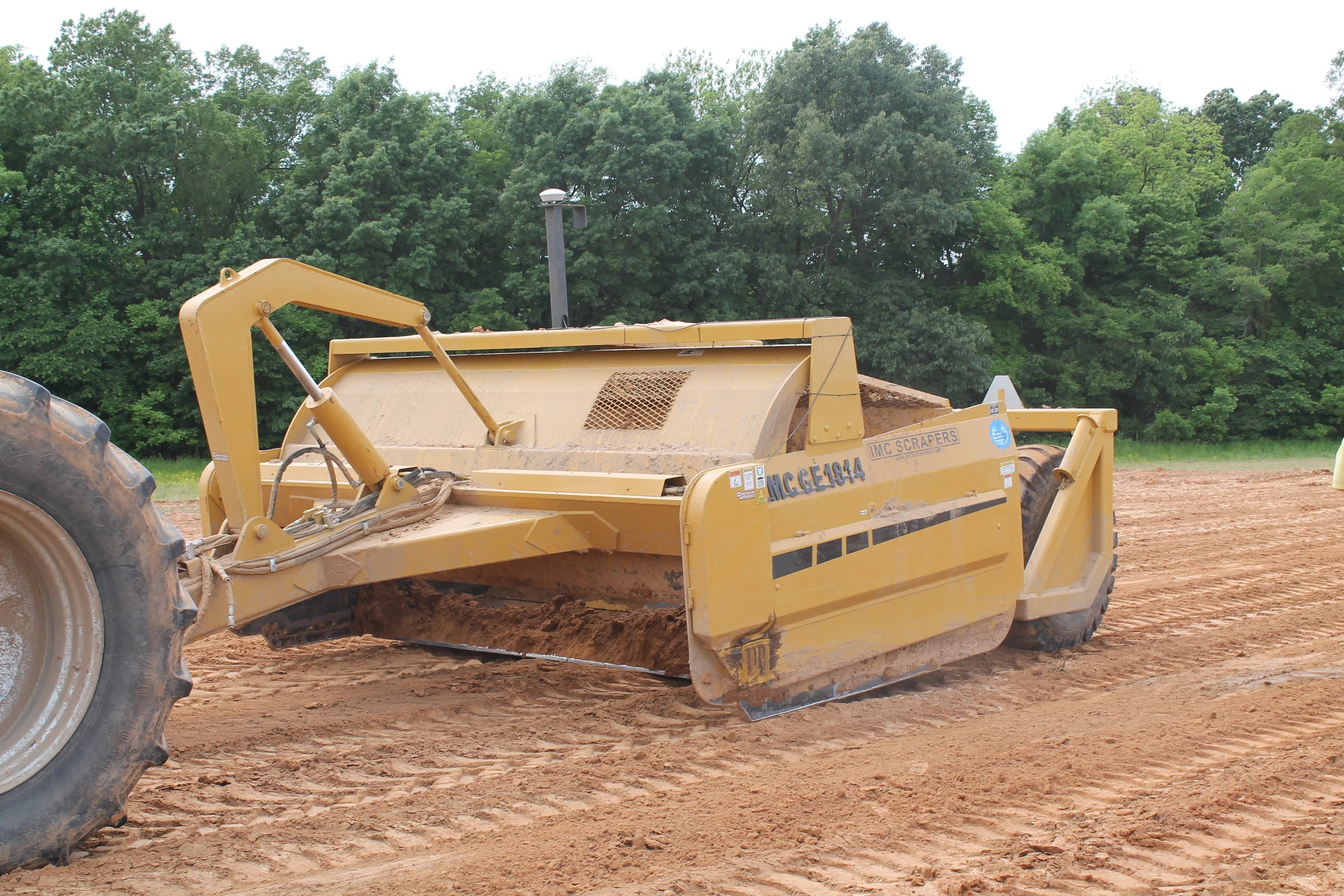 G E DC Series — IMC Scrapers