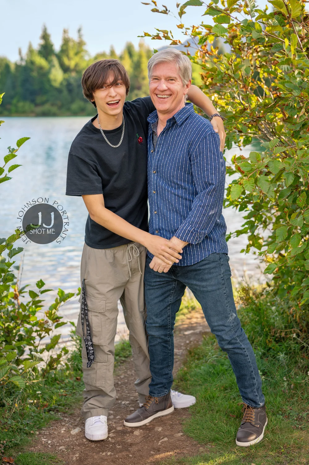 ISSAQUAH FAMILY PHOTOGRAPHER | GOLD CREEK POND FALL PORTRAITS — JEAN ...