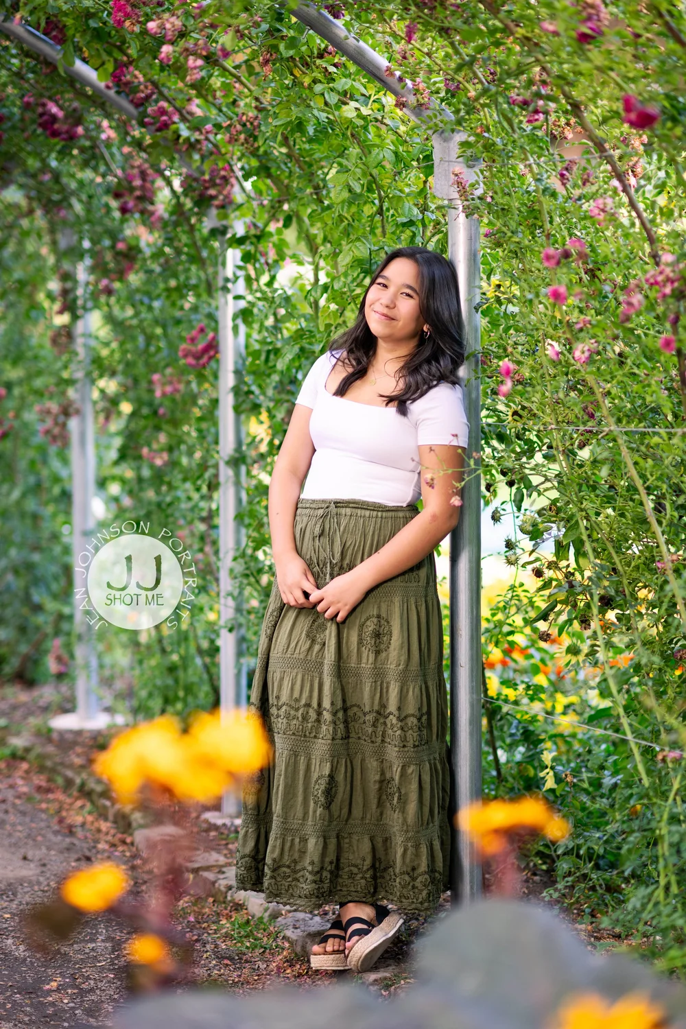 ANDRA'S SENIOR PORTRAITS | POINT DEFIANCE ROSE GARDEN & OWEN BEACH ...