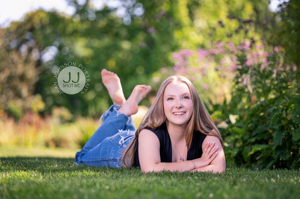 ANNA'S SENIOR PORTRAITS | BELLEVUE BOTANICAL GARDENS | SNOFALLS ...