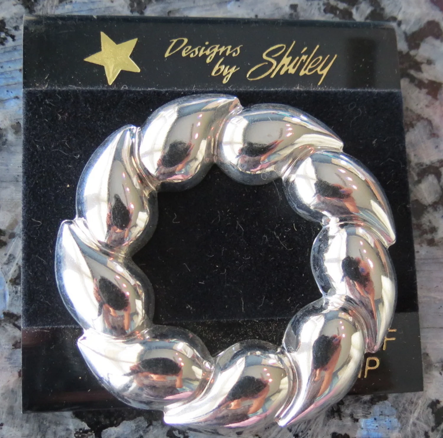 Jeri-Lou Scarf Clips — Scarves and More