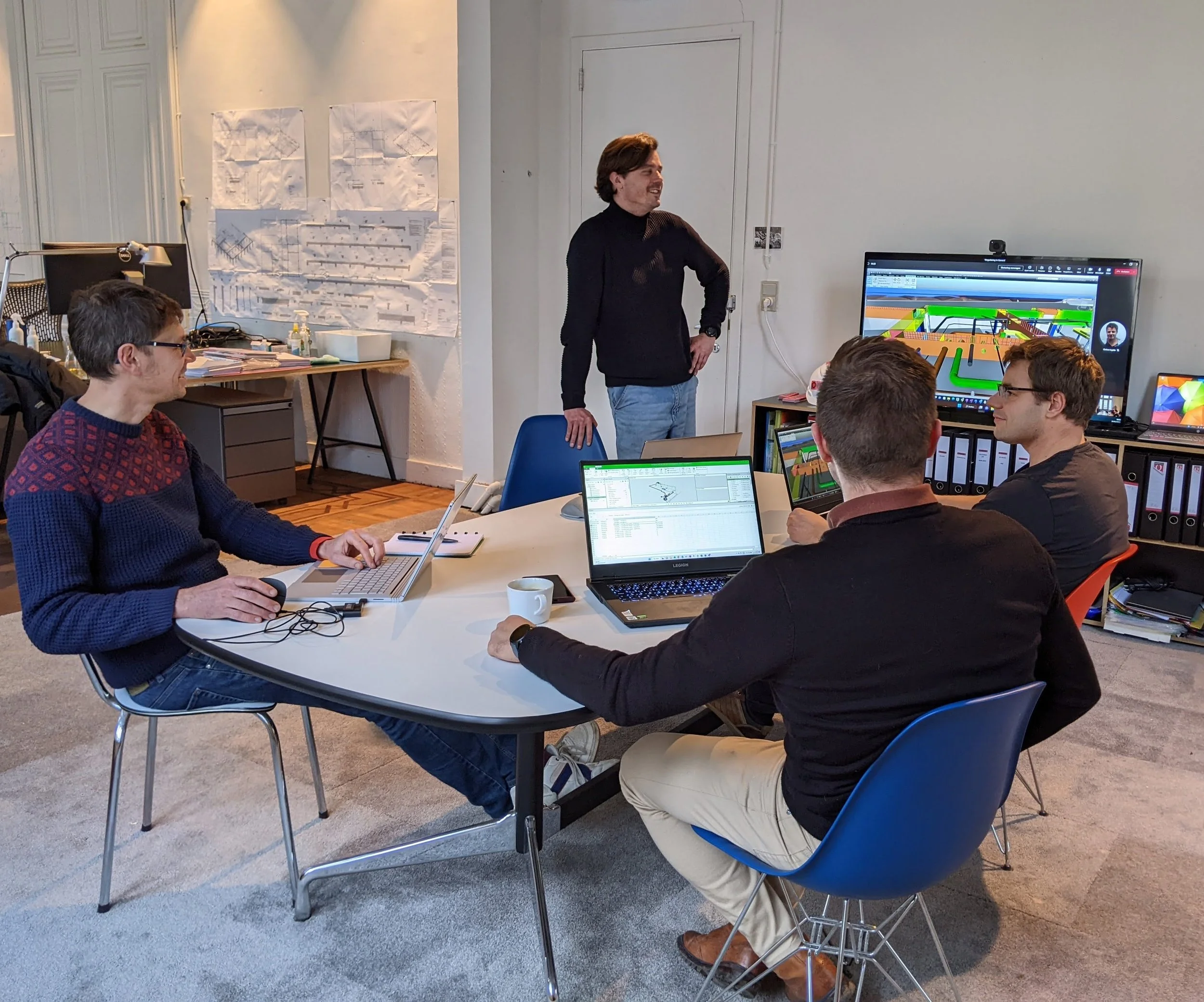 OVERZICHT — Over ons