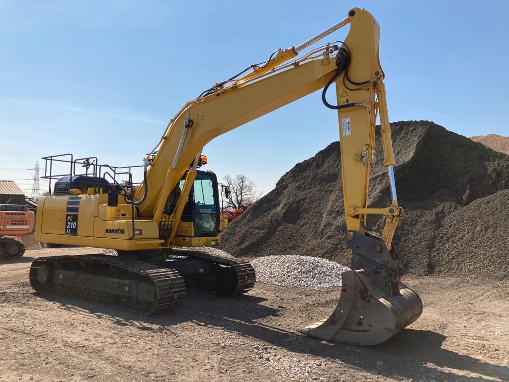 PC210LC-11 *SOLD* — MC Machinery