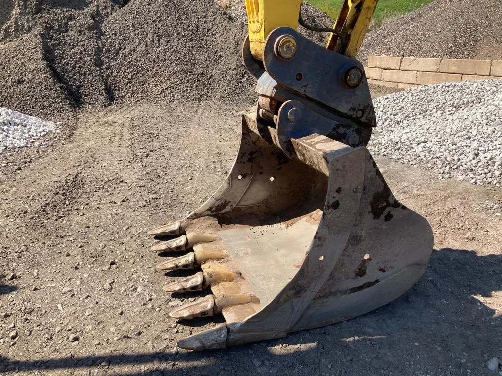 PC210LC-11 *SOLD* — MC Machinery