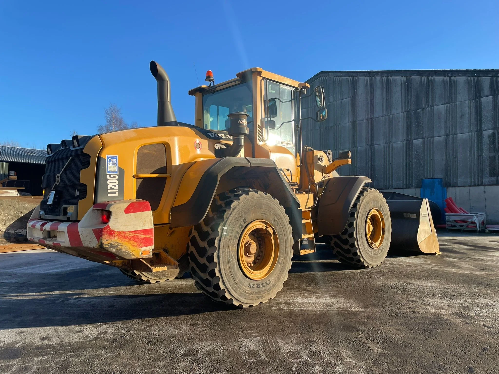 L120G *SOLD* — MC Machinery