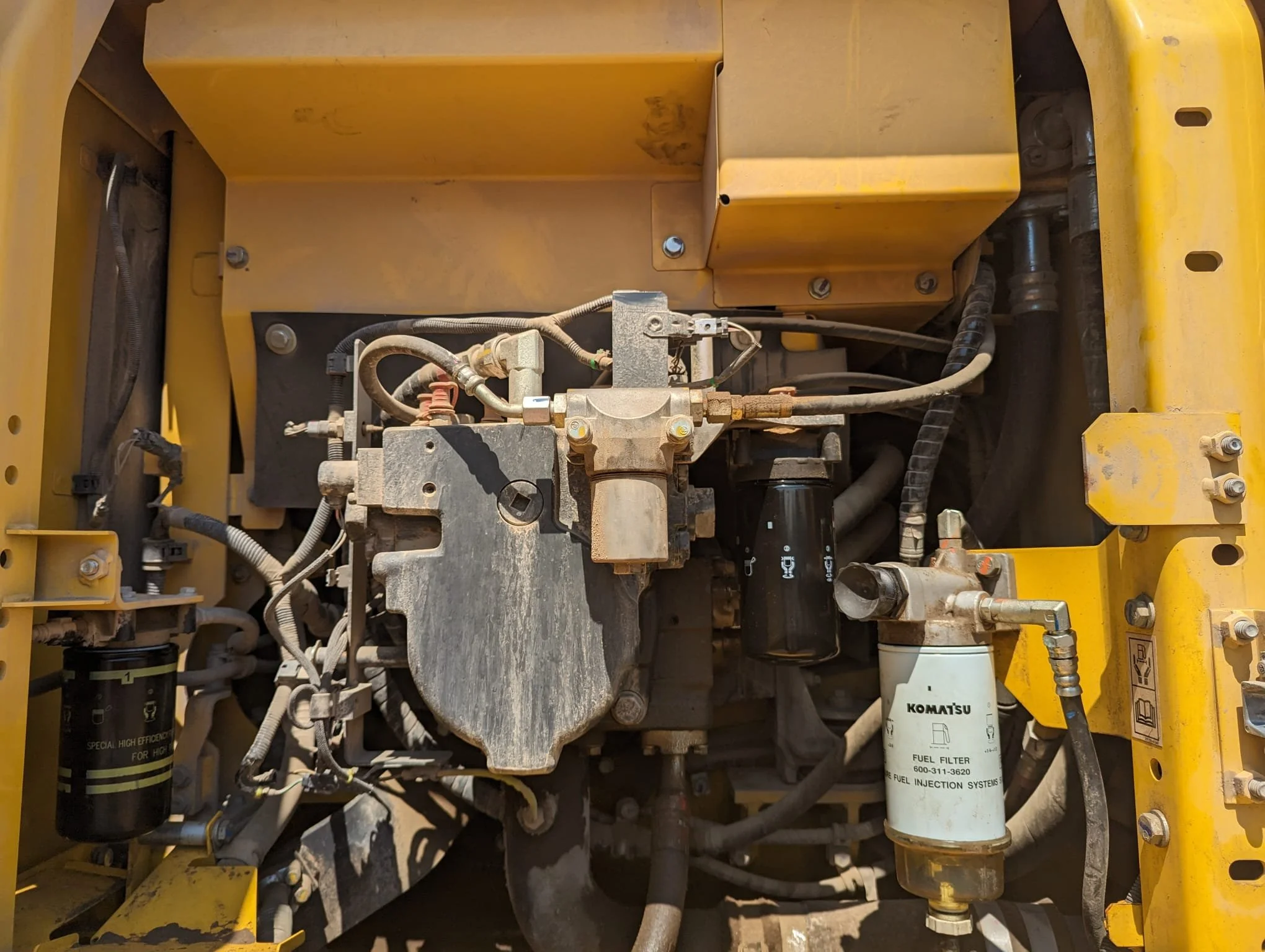 PC210LC-11 *SOLD* — MC Machinery