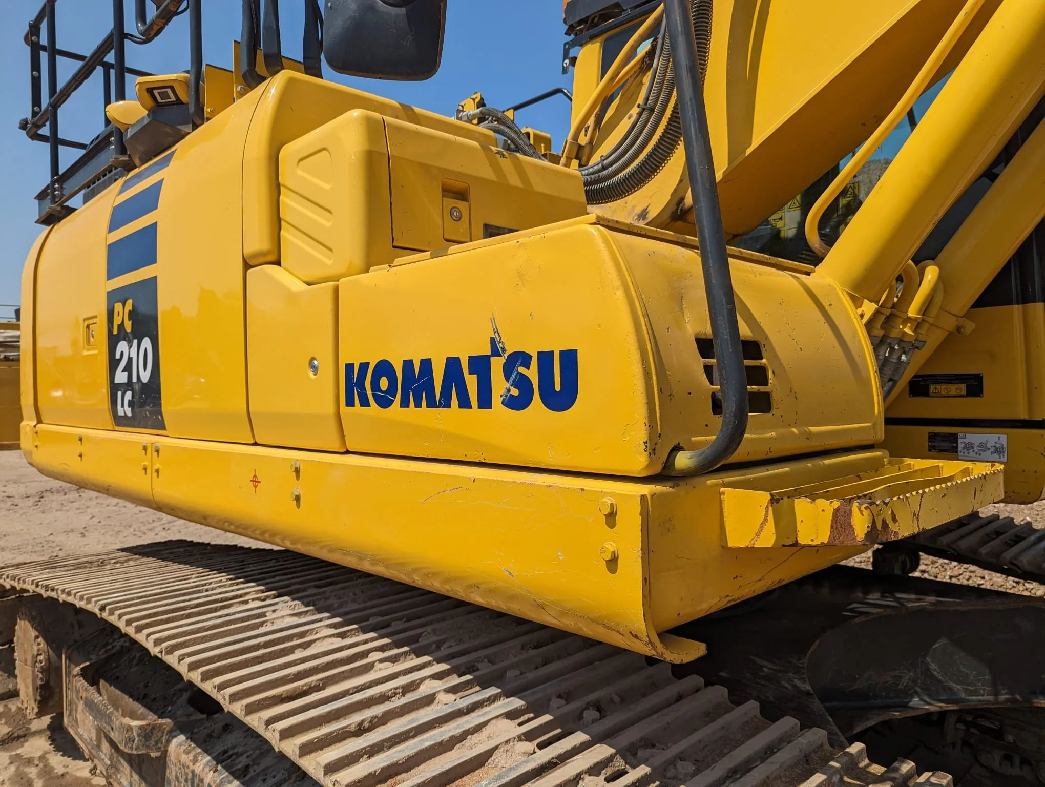 PC210LC-11 *SOLD* — MC Machinery