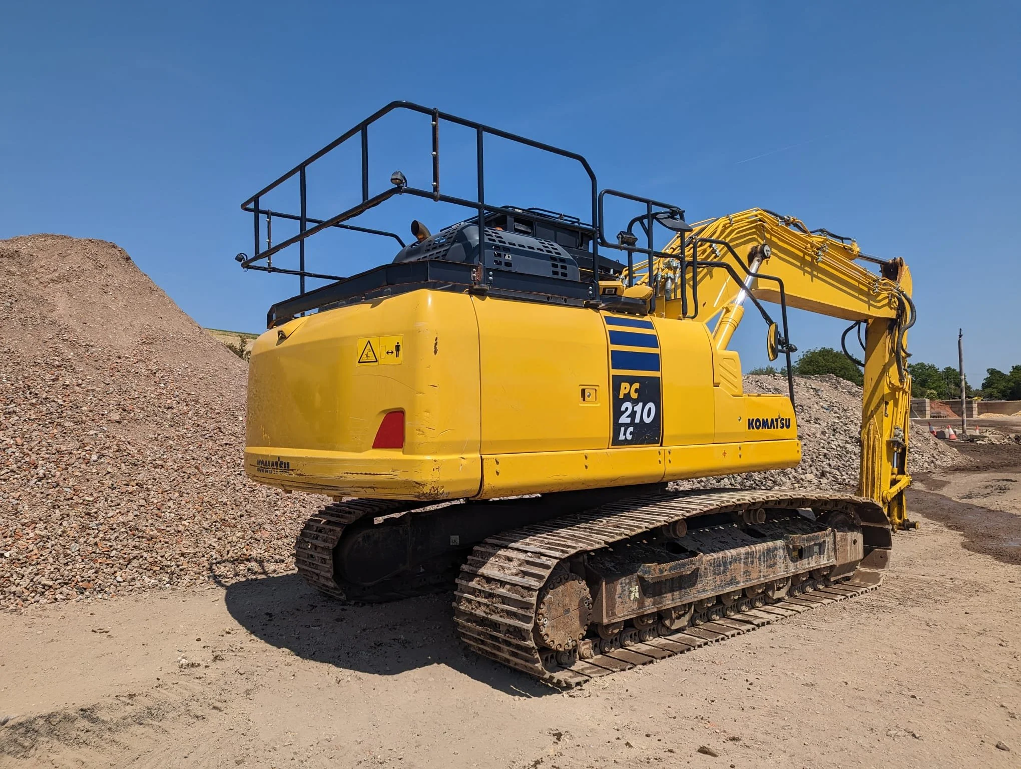 PC210LC-11 *SOLD* — MC Machinery