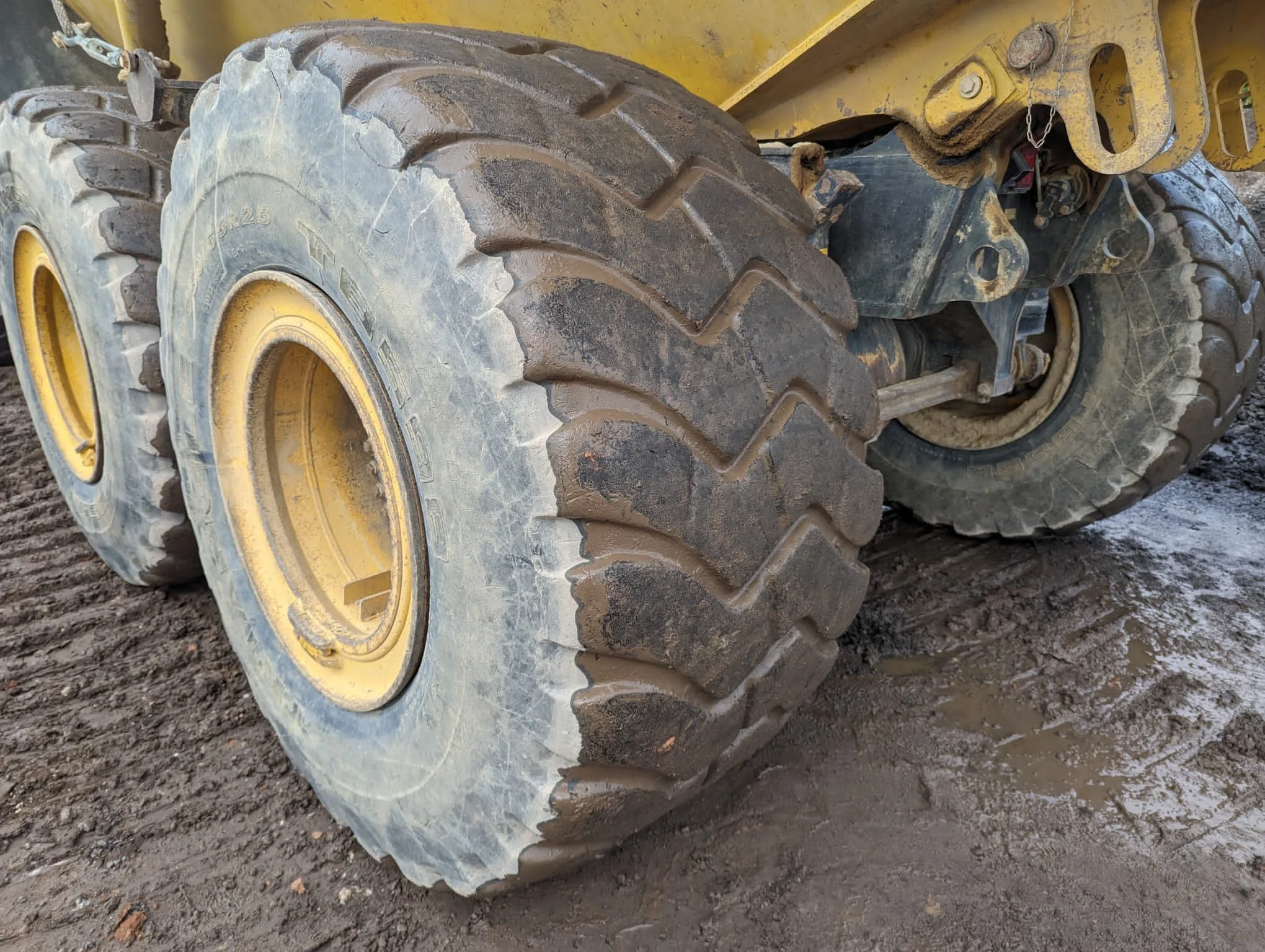 HM300-3 *SOLD* — MC Machinery