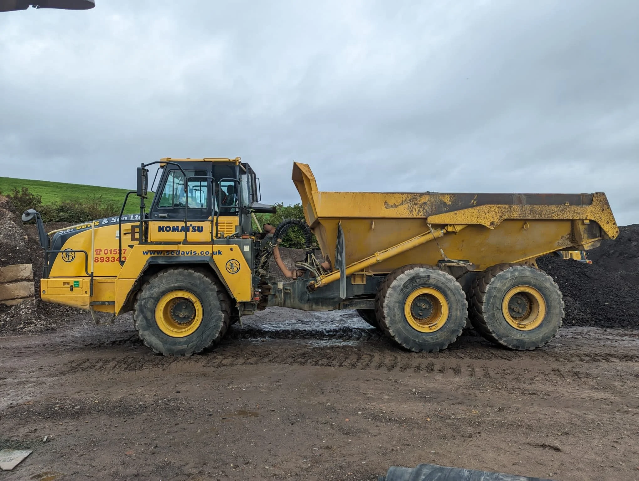 HM300-3 *SOLD* — MC Machinery