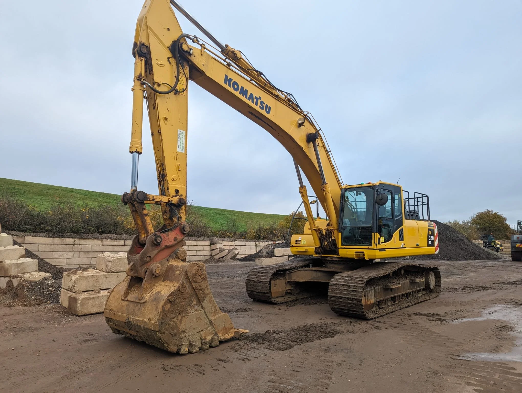 PC350LC-8 *SOLD* — MC Machinery