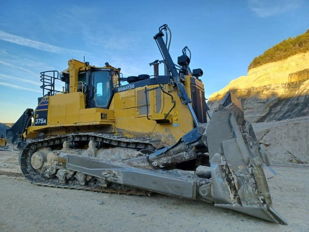 D375A-8 *SOLD* — MC Machinery