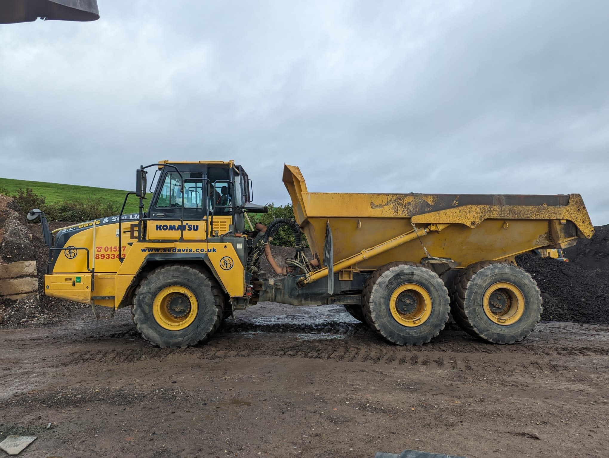 HM300-3 *SOLD* — MC Machinery