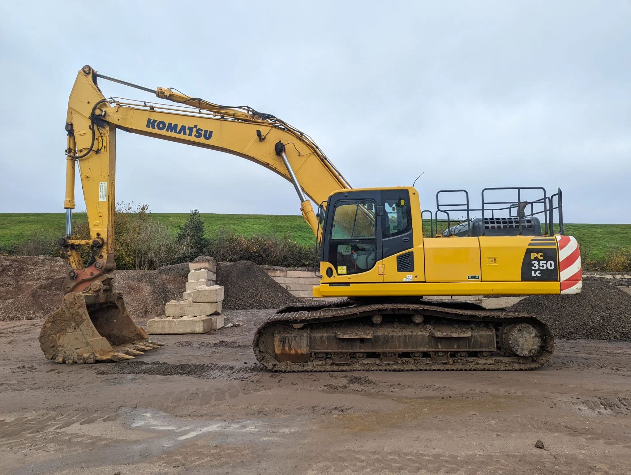 PC350LC-8 *SOLD* — MC Machinery