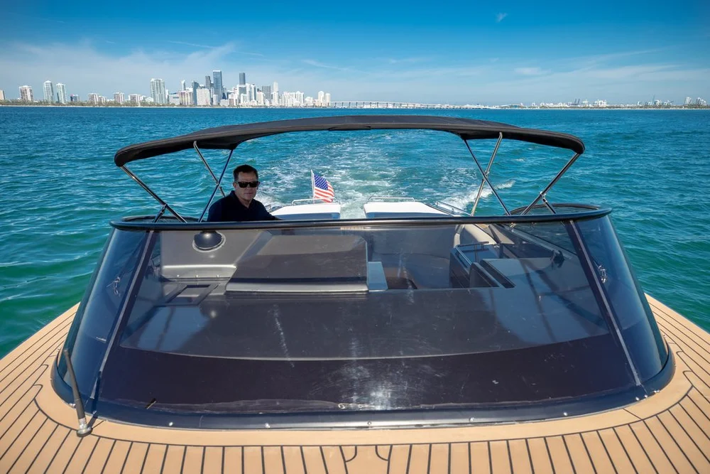 36' Canard Yacht | Miami — Aqua Experiences | Yacht Charters & Boat Rentals