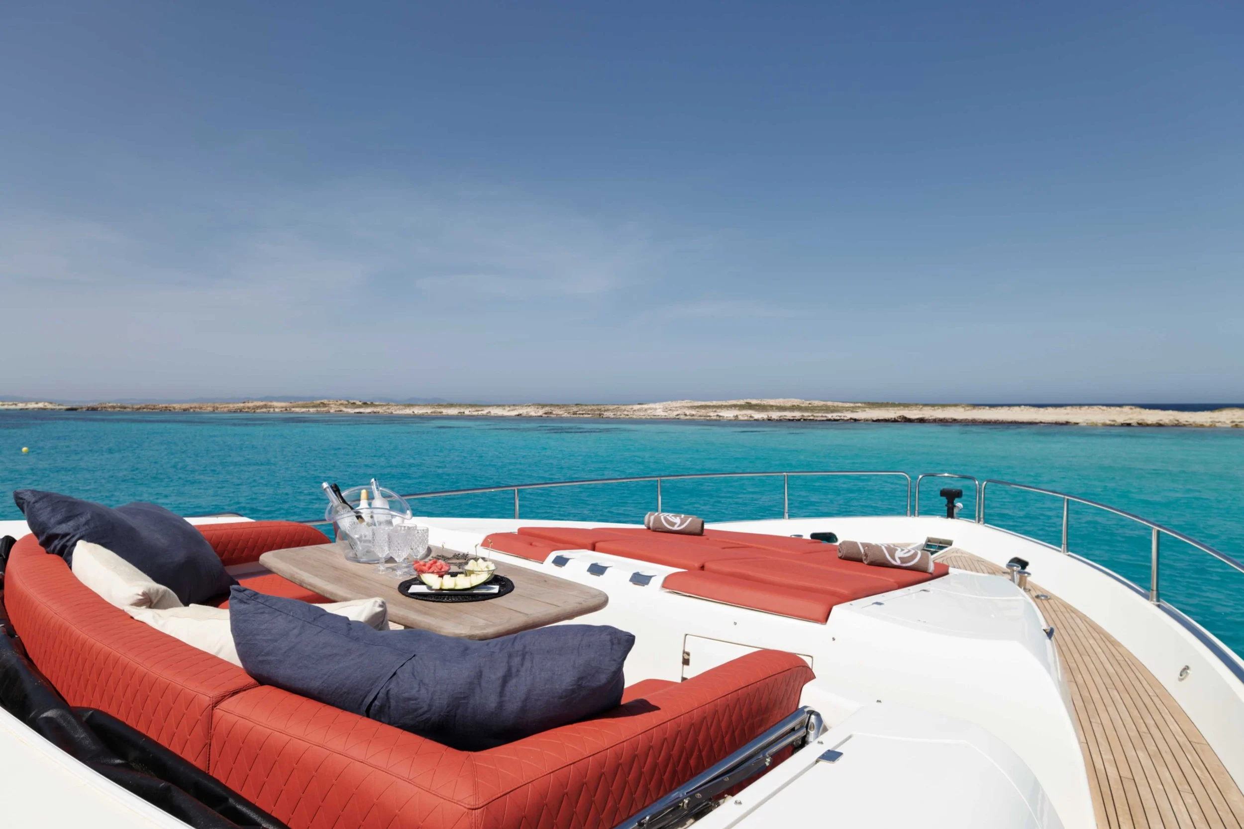 92' Sunseeker (8 Hours) - High Season — Aqua Experiences | Yacht ...