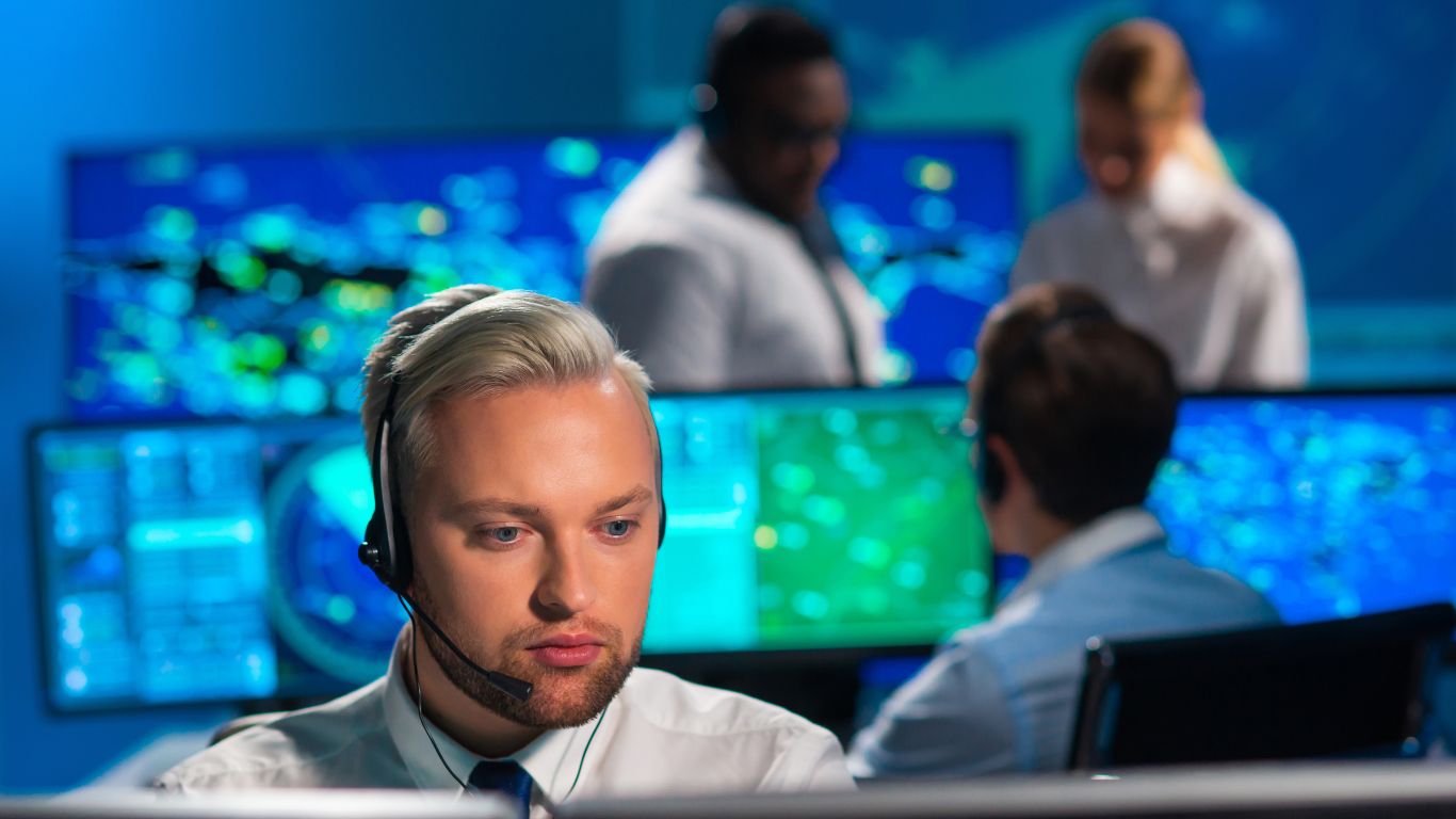 How Big data, AI & IoT is revolutionising Aviation — Ei Square®