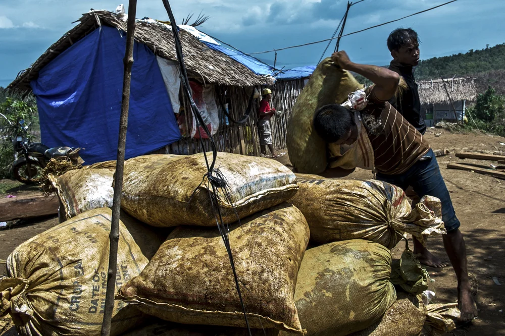 Paracale Gold 2 - Mark Saludes