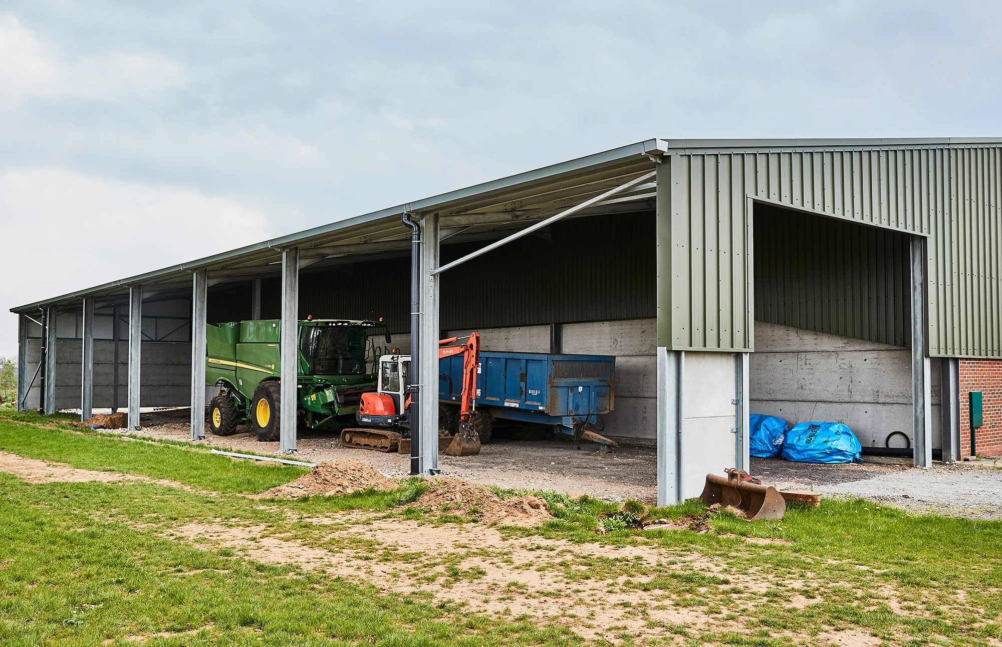 Grain store with dryer and lean-to — Morgan Farm Machinery
