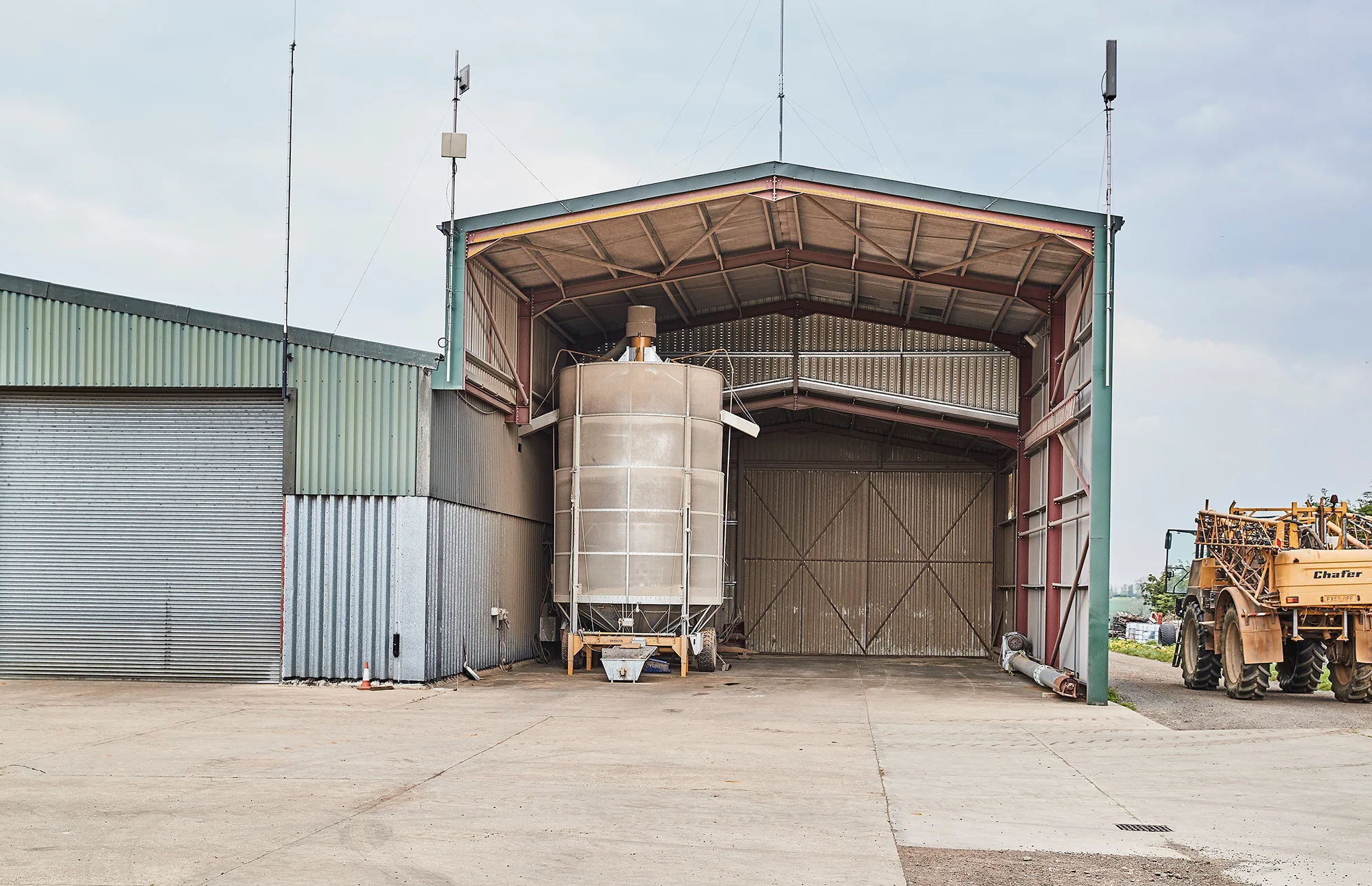 Grain store with dryer and lean-to — Morgan Farm Machinery