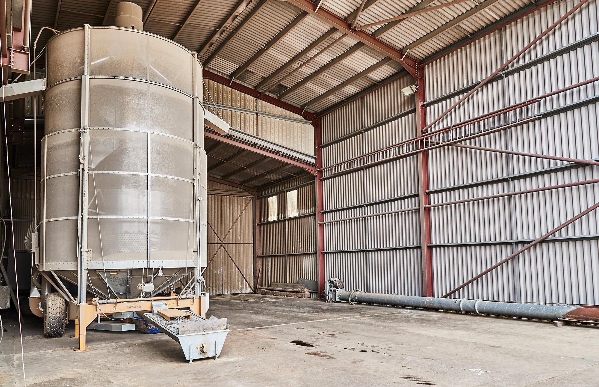 Grain store with dryer and lean-to — Morgan Farm Machinery