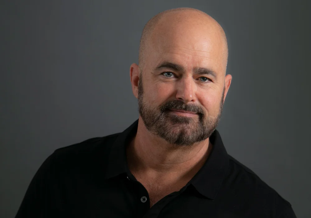 About Lee — LEE ARTERS