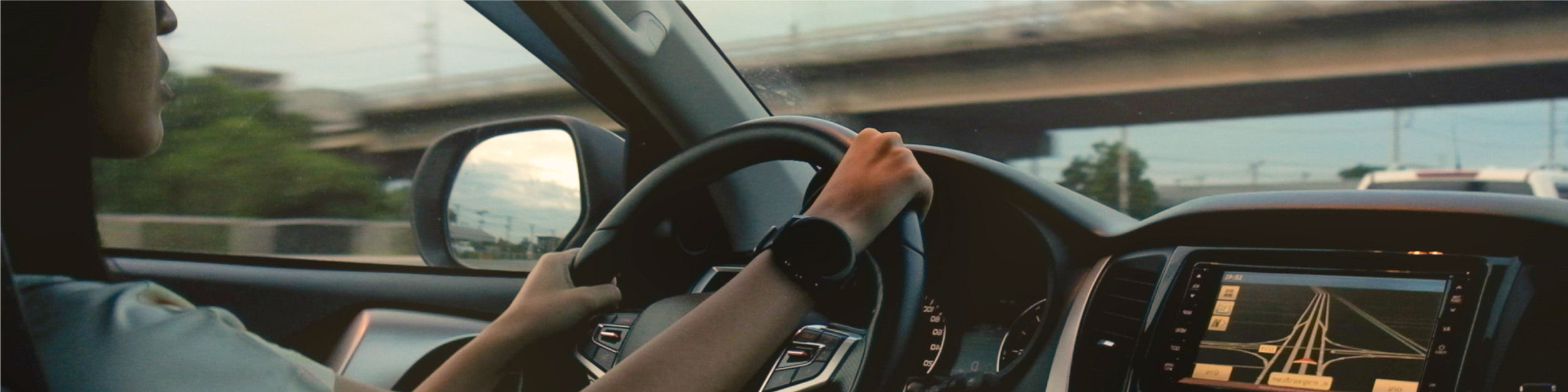 7 Safety Tips for Driving on a Windy Day | Clearcover Insurance