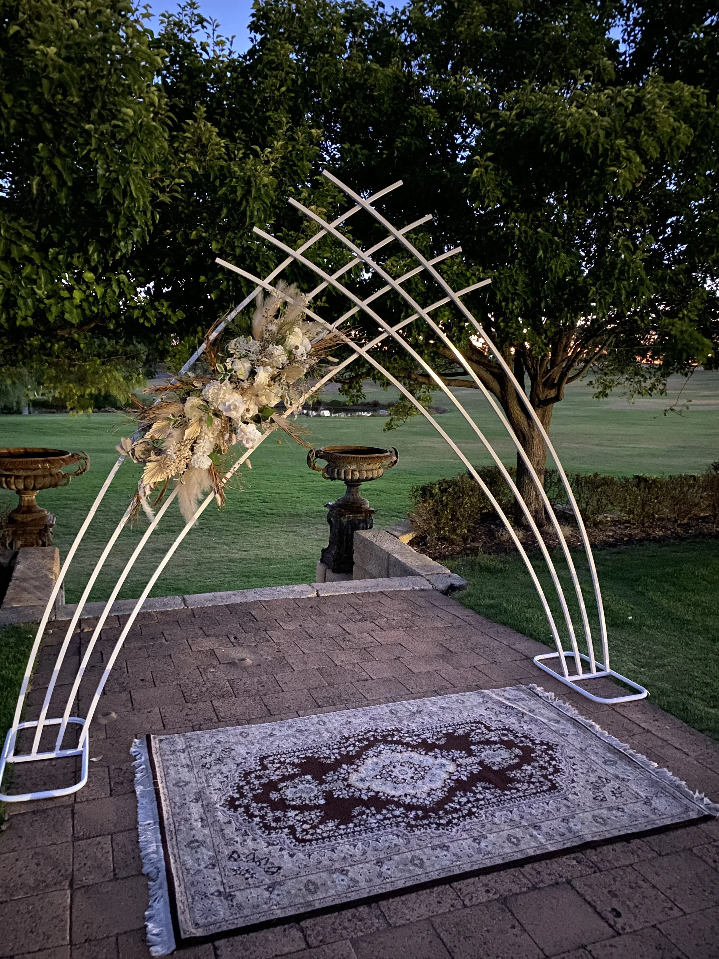 Interconnected Arch — Maisey Event Hire