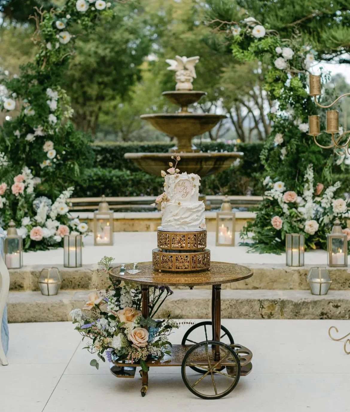 Siging Table Hire — Maisey Event Hire