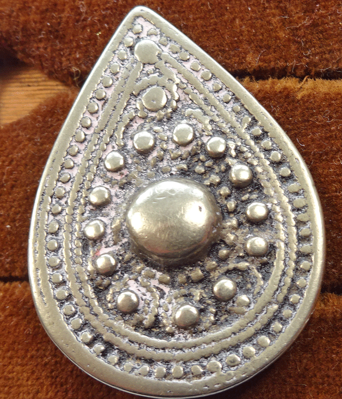 Vintage and antique metal buttons for sale — VINTAGE BUTTON EMPORIUM