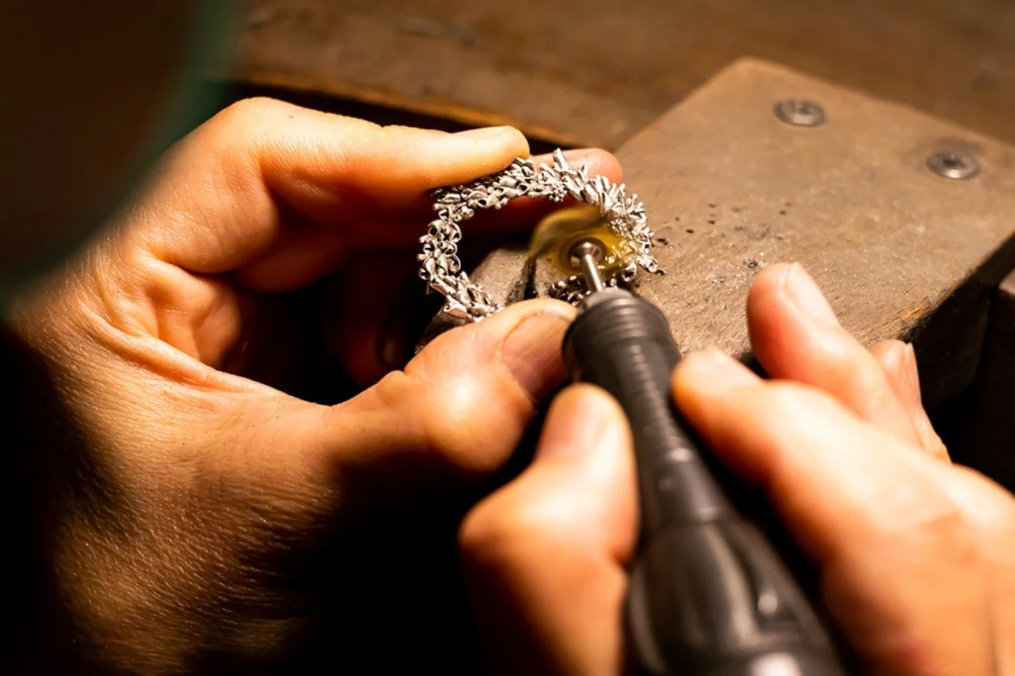 Handcrafted jewelry made in France — LA LUEUR DE L'AUBE - Artisan ...