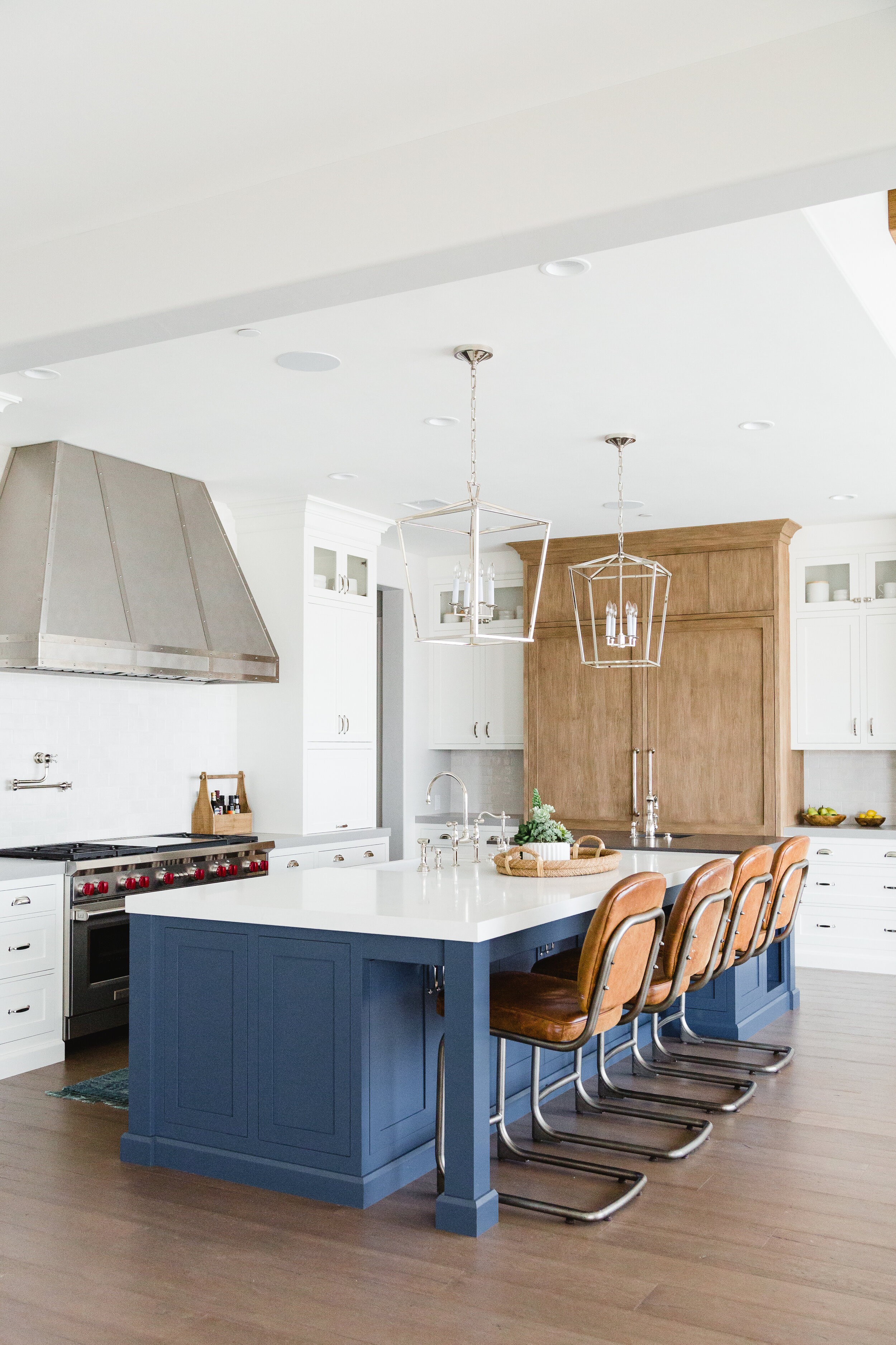 MODERN FARMHOUSE by Design 4 Corners: Premier Luxury Interior Design ...