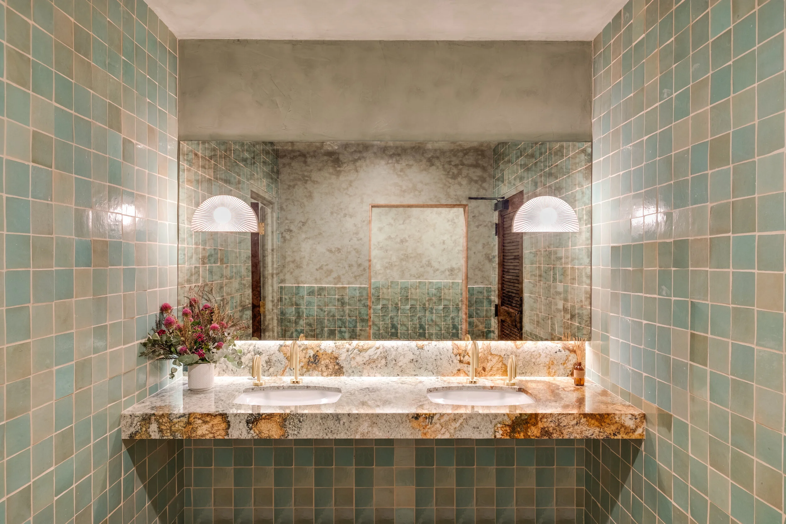 WAVERLY RESTAURANT by Design 4 Corners: Premier Luxury Interior Design ...