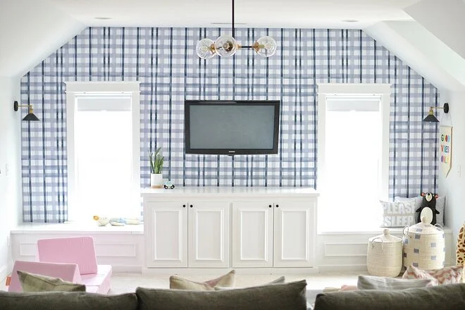 CREATING A FOCAL POINT WITH WALLPAPER — Rockabye Mommy