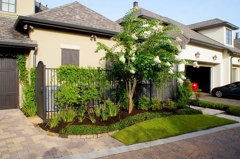 Charleston Style Courtyard — Lanson B. Jones & Co.