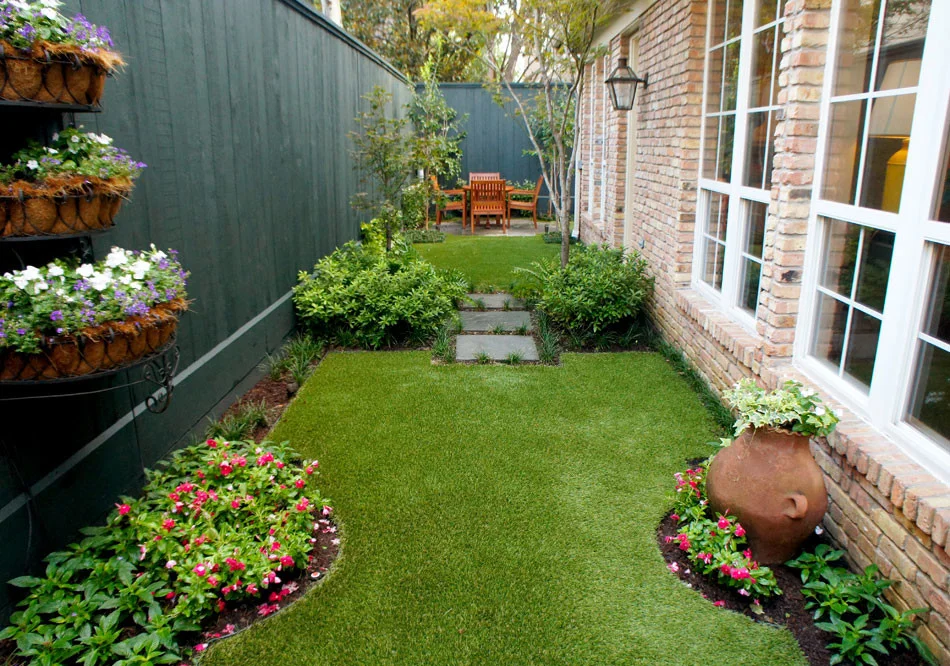 English Courtyard Garden — Lanson B. Jones & Co.