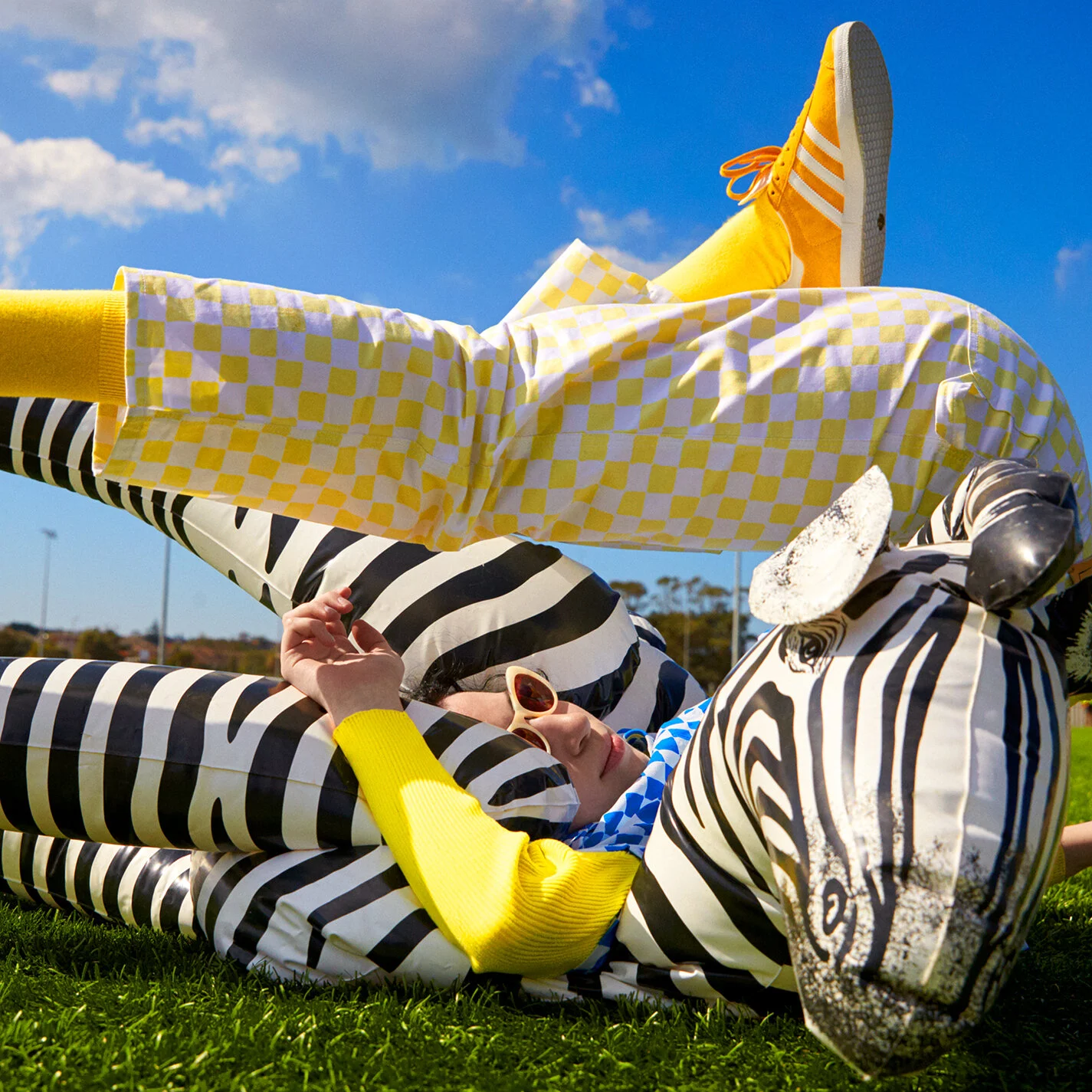 E^ST Reveals Introspective and Pop-tastic Debut Album "I'M DOING IT ...